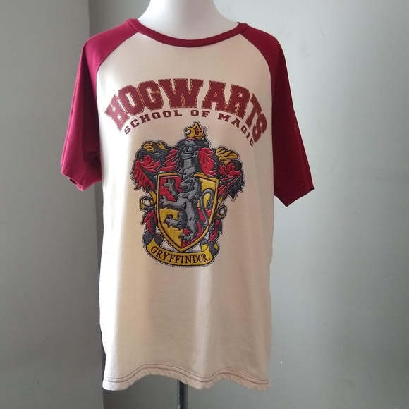 Warner Bros. | Tops | Hogwarts School Of Magic Tshirt Harry Potter ...